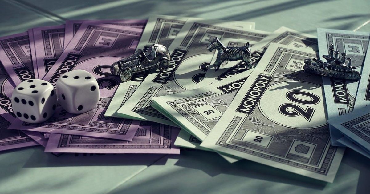 Passing Go: A Look into the Fascinating History of Monopoly | GameGrin